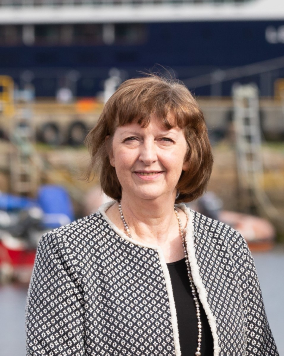 Sandra Laurenson honoured | Lerwick Port Authority