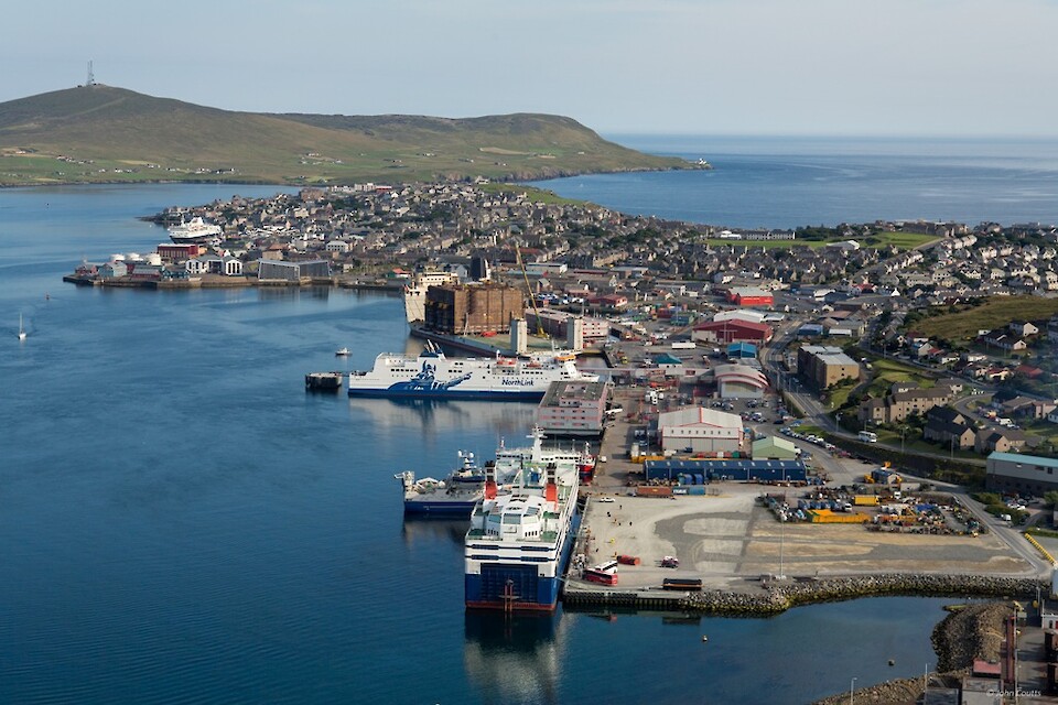 Offshore installation at Lerwick | Lerwick Port Authority