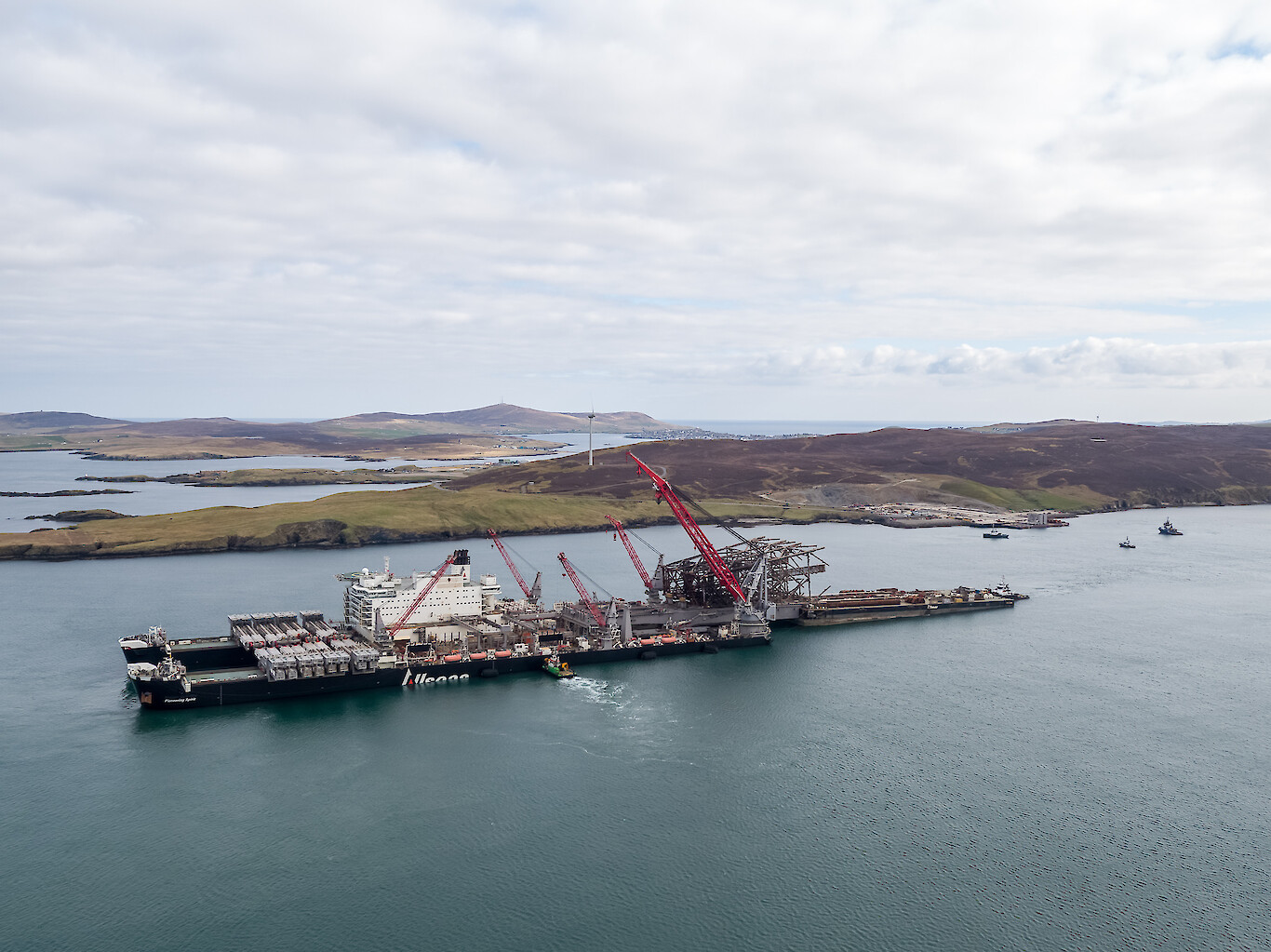 Ninian Northern Jacket on the Move | Lerwick Port Authority